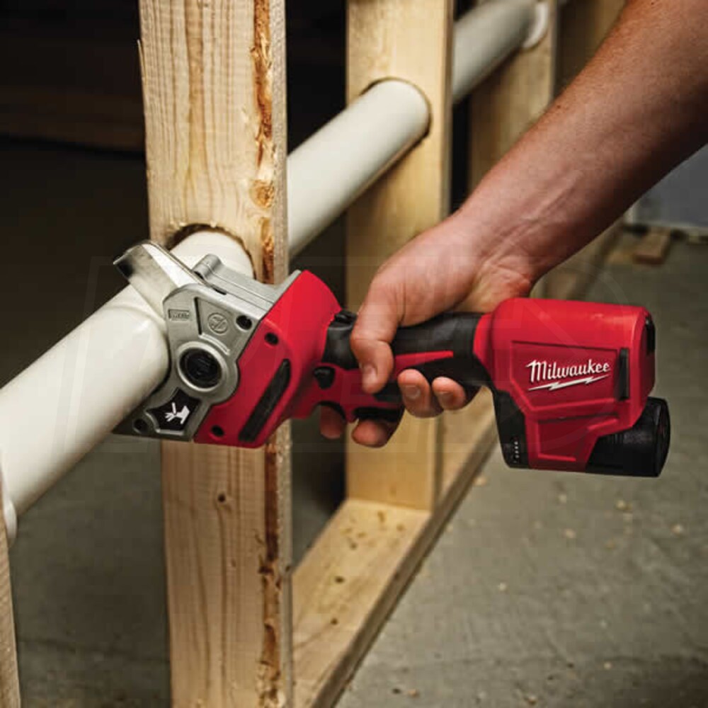 Milwaukee 2470-21 - M12™ Cordless PVC Shear Kit | Milwaukee 2470-21